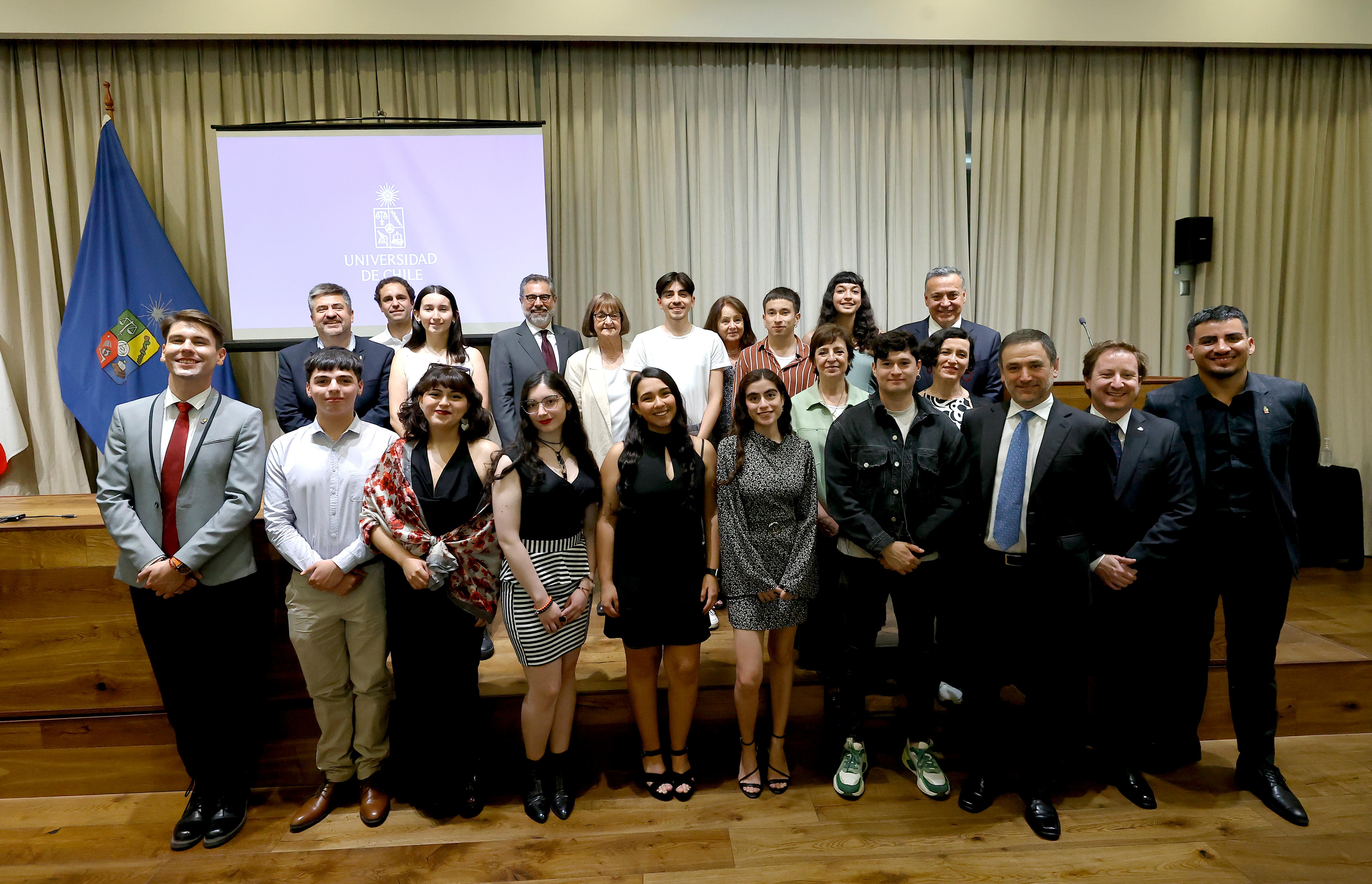 Seis Estudiantes de la Facultad de Filosofía y Humanidades se irán de ...
